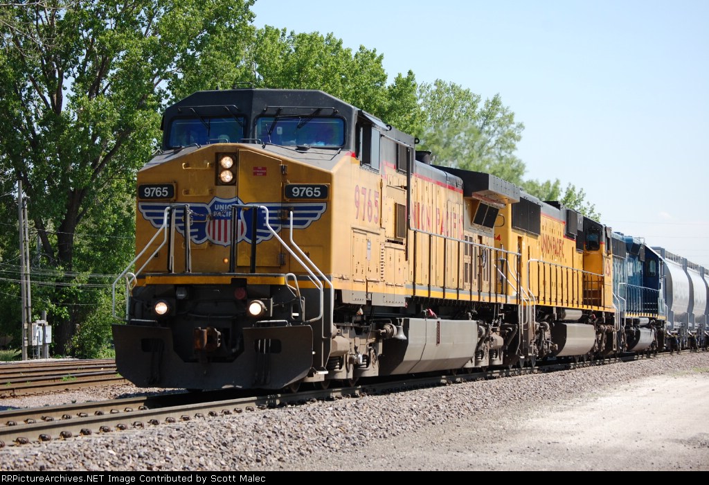 UP 9765, 4134 & HLCX 6411